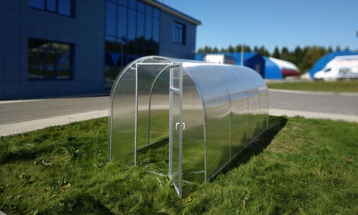 Rundbogen-Gewächshaus "RUND" 3m x 4m, 6m, 8m ...20m / 4&6mm Polycarb