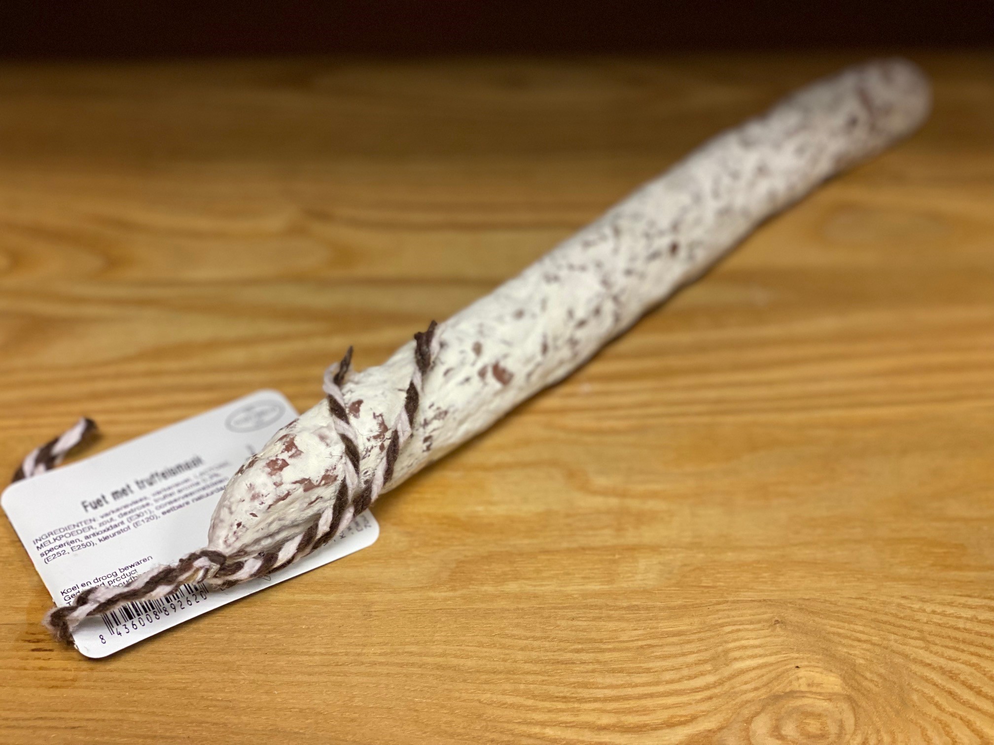 Fuet (gedroogde Franse worst) met truffelsmaak